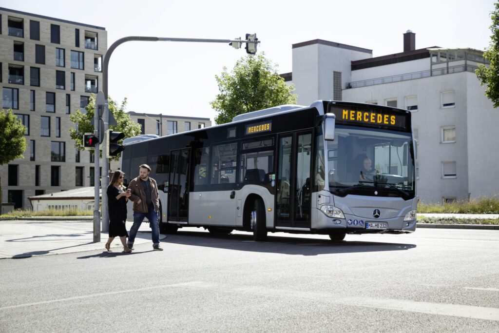 Mercedes-Benz supplying 130 hybrid Citaro city buses to Bucharest ...