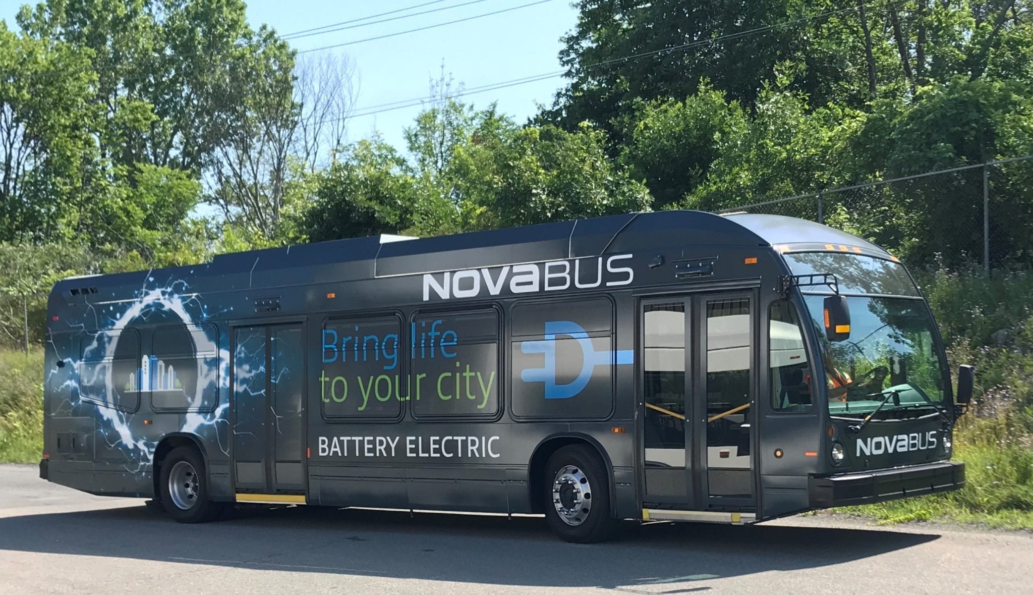 Battery-electric bus pilot launched in Vancouver | CiTTi Magazine