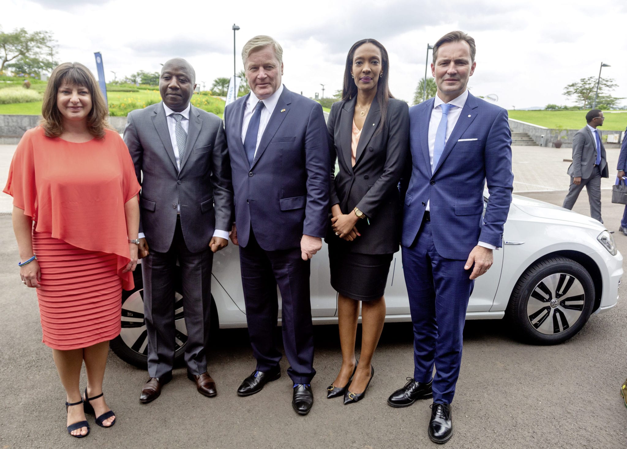 VW and Siemens launch Africa's first e-mobility pilot project in Rwanda ...