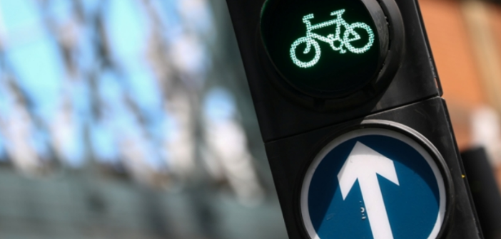 Manchester trials AI-powered traffic lights as part of £30m investment ...