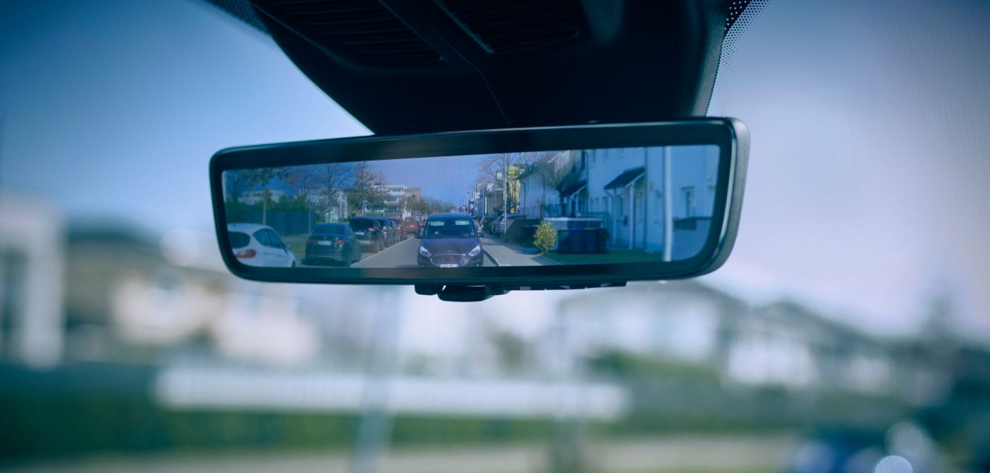 Ford develops panoramic view smart mirror for van drivers | CiTTi Magazine