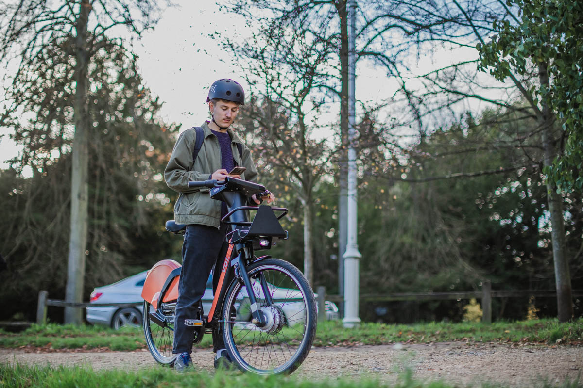 Voi e-bikes replace 3,000 car journeys in Peterborough | CiTTi Magazine
