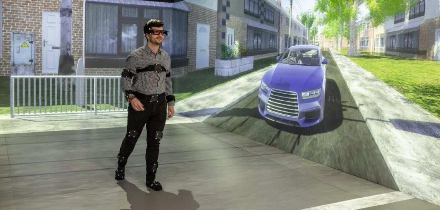 Self-driving vehicle trial predicts pedestrian road-crossing decisions ...