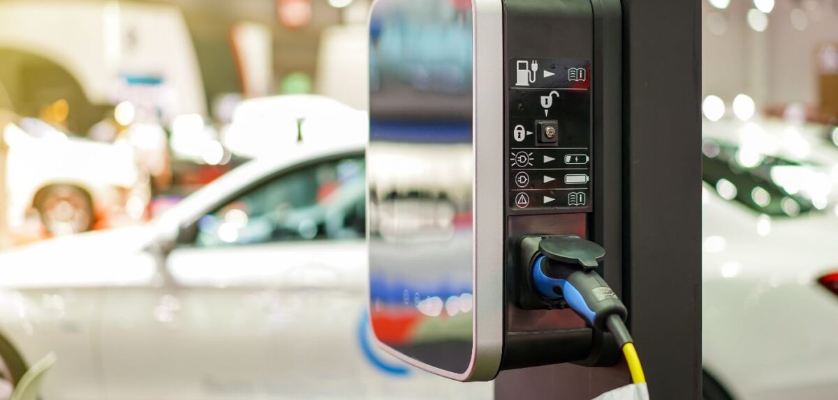 UK transport decarbonisation package to help boost EV charging ...
