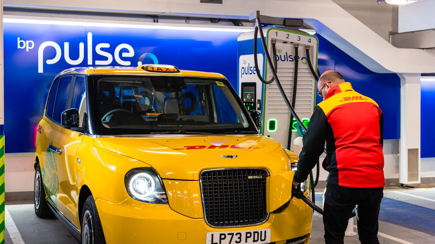DHL to support rollout of Bp Pulse’s UK EV charging network | CiTTi ...