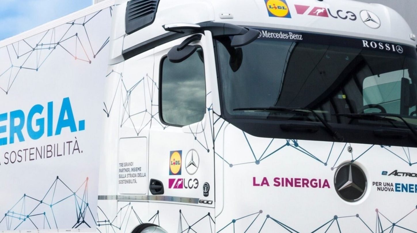 Lidl Italia orders 30 Mercedes-Benz trucks with Daimler Truck Italia ...