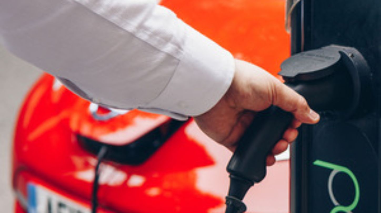 UK DfT streamlines EV chargepoint installation regulations | CiTTi Magazine